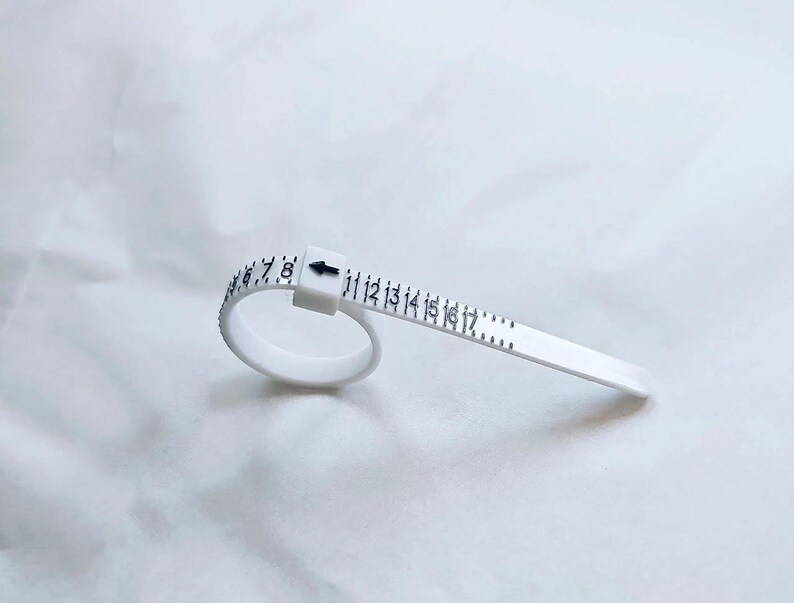 Ring Sizer - Adjustable Plastic Ring Size Finder - Whole and Half US ...