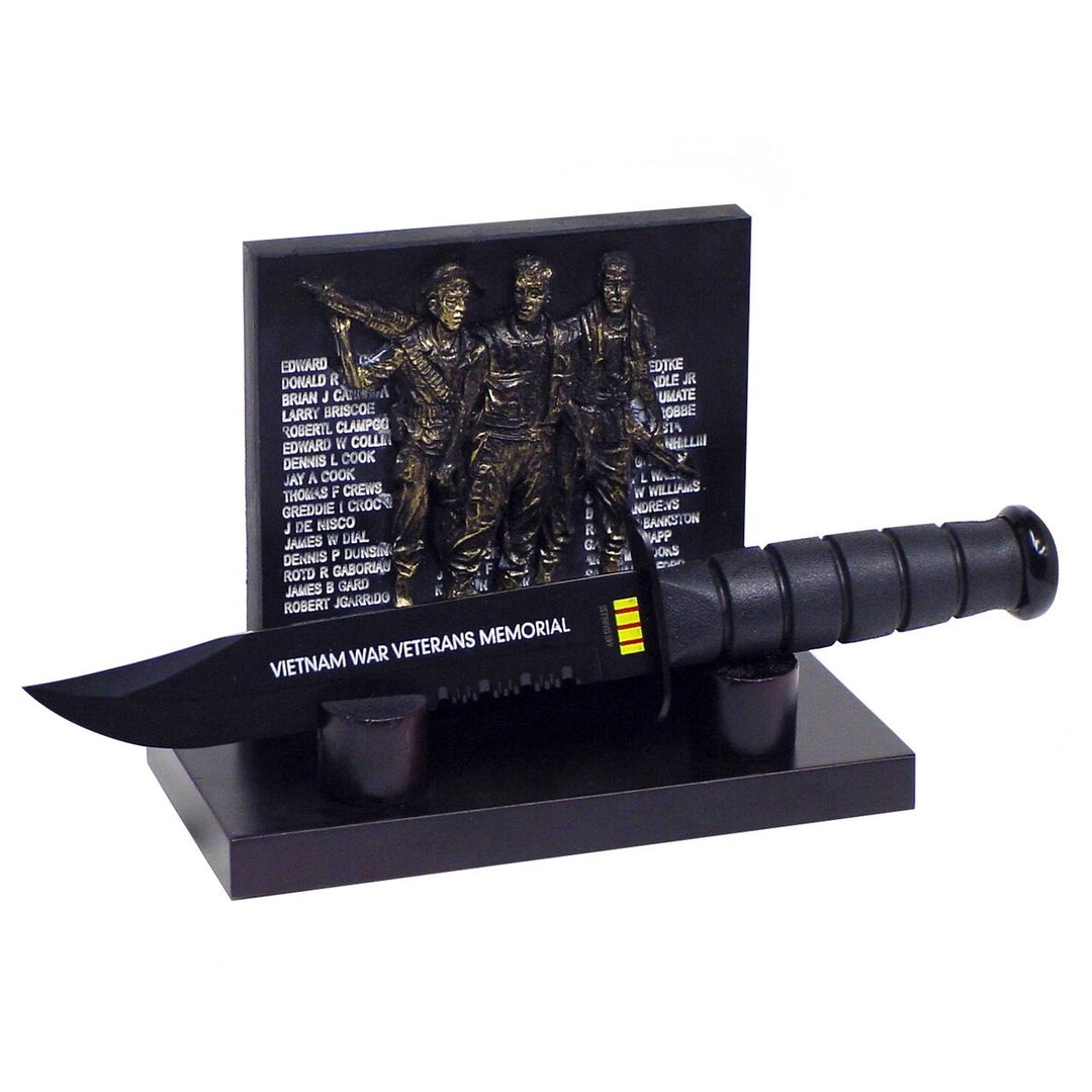 Vietnam War Veterans Memorial Plaque & Commemorative Black Survival ...