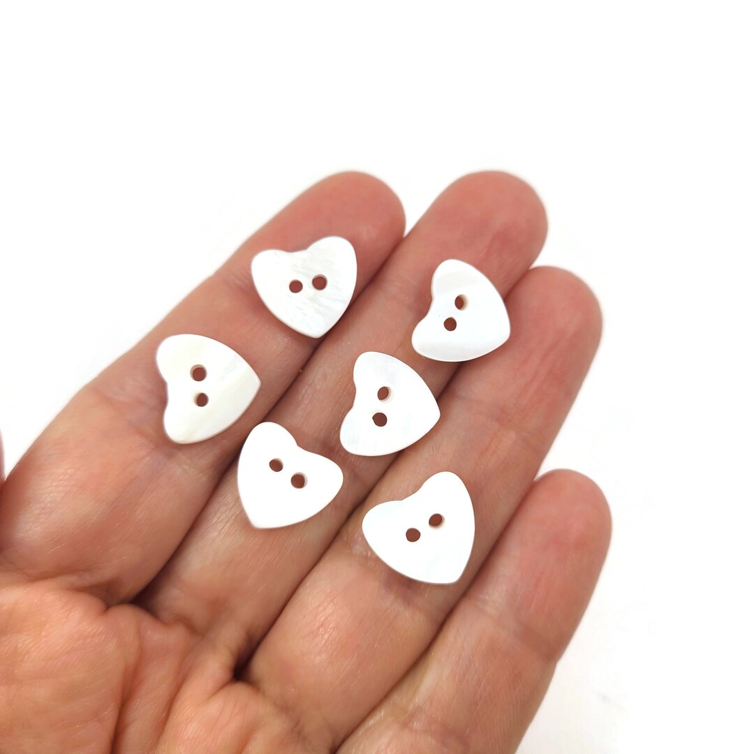 White Heart Buttons - Mother of Pearl Buttons 12mm - Set of 6 Natural ...