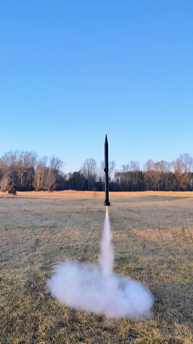 44" BIG Model Rocket With Estes E and F Motor Mounts Included. These ...