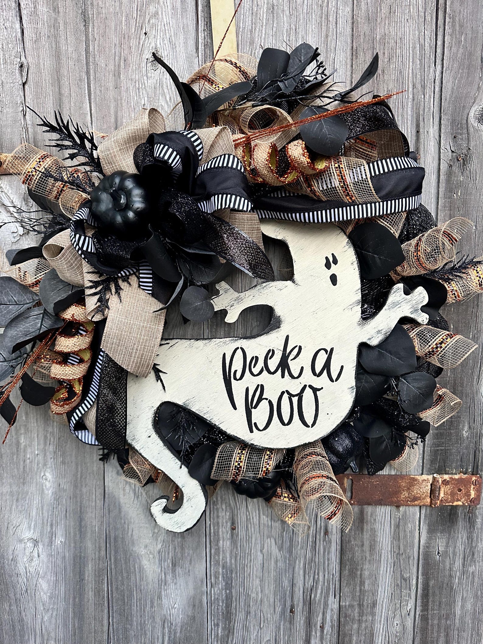 14 Simple, Easy Farmhouse Halloween Decor Ideas You'll Love
