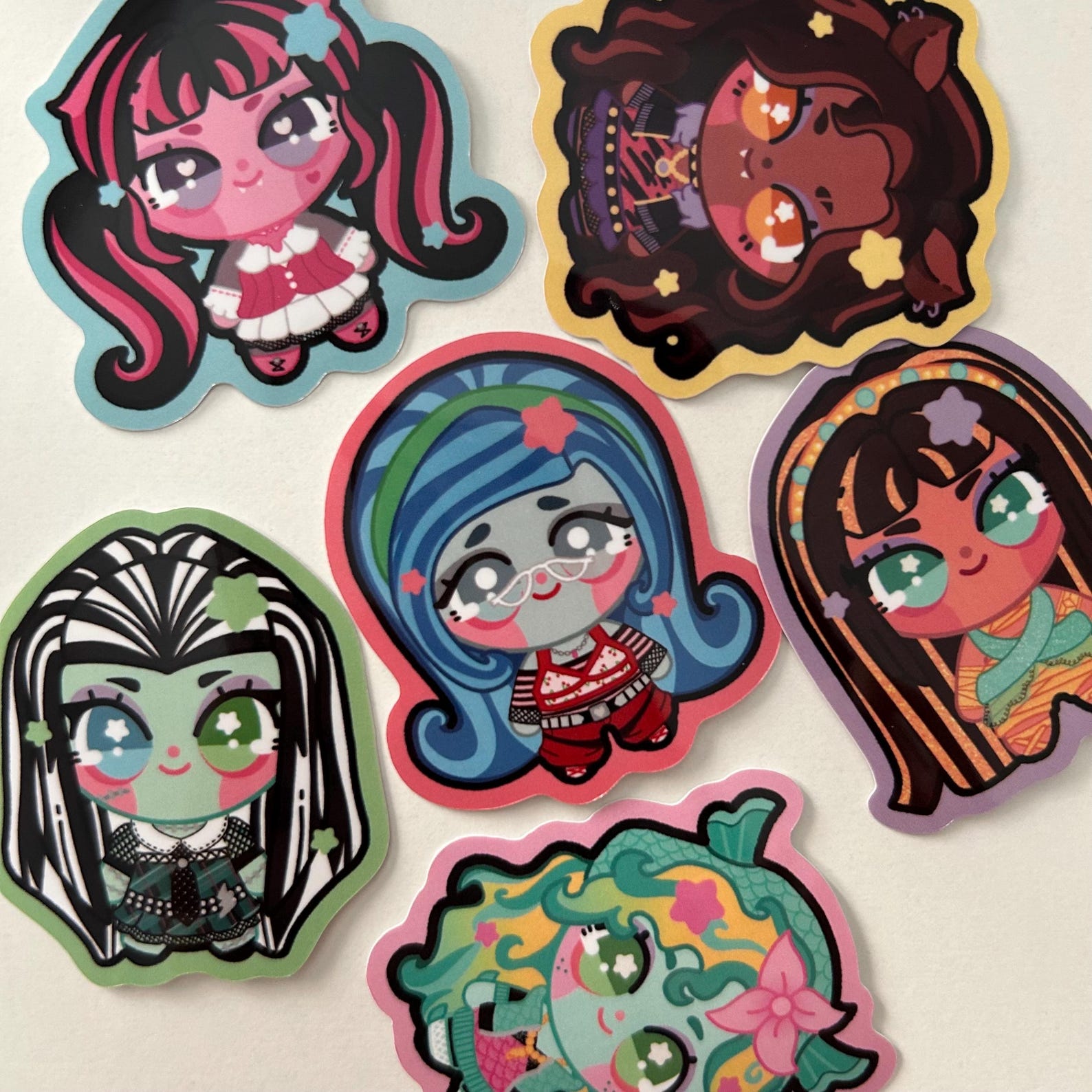 MONSTER HIGH Sticker Pack - Frankie, Draculaura, Clawdeen, Cleo ...