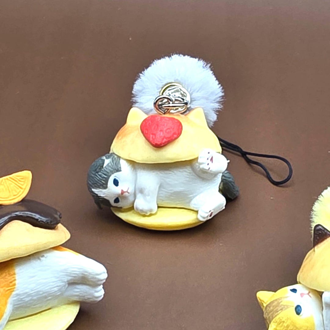 Mofusand Sandwich Phone Charm | Pompom, Kawaii Cat Keychain ...