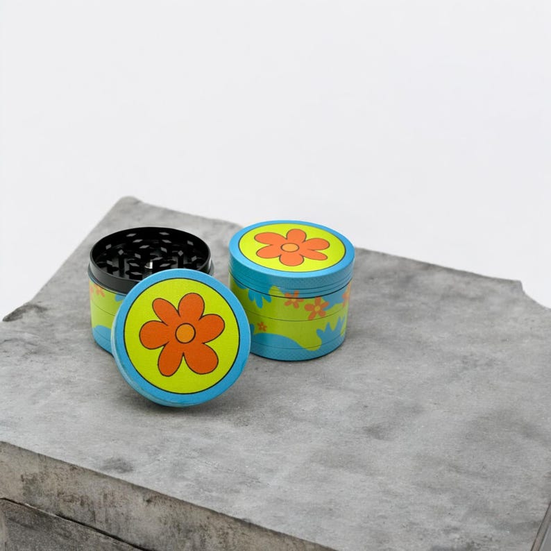 Flower Power Herb Grinder – 70s Retro Kitchen, 4-piece Metal - Etsy