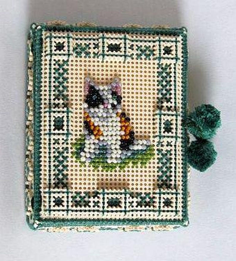 Perforated Paper Kitty Needle Case Designed by Idele Gilbert - Etsy