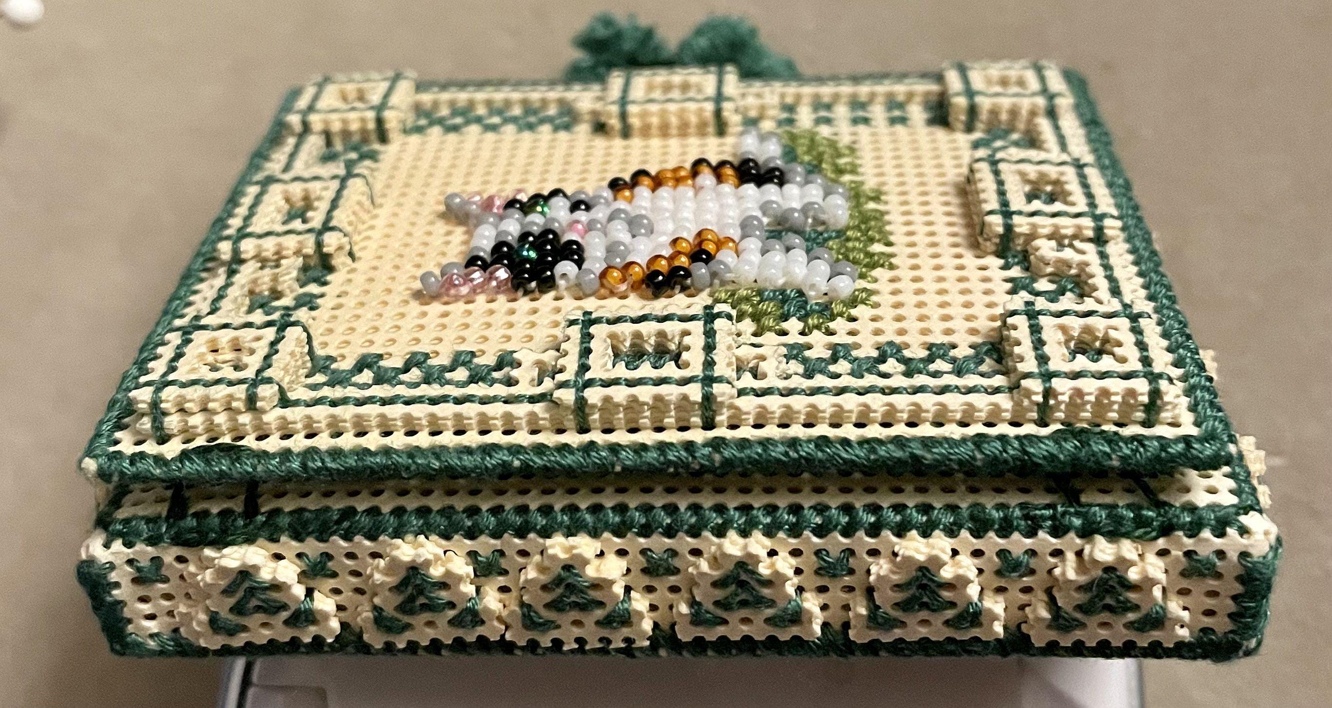 Perforated Paper Kitty Needle Case Designed by Idele Gilbert - Etsy