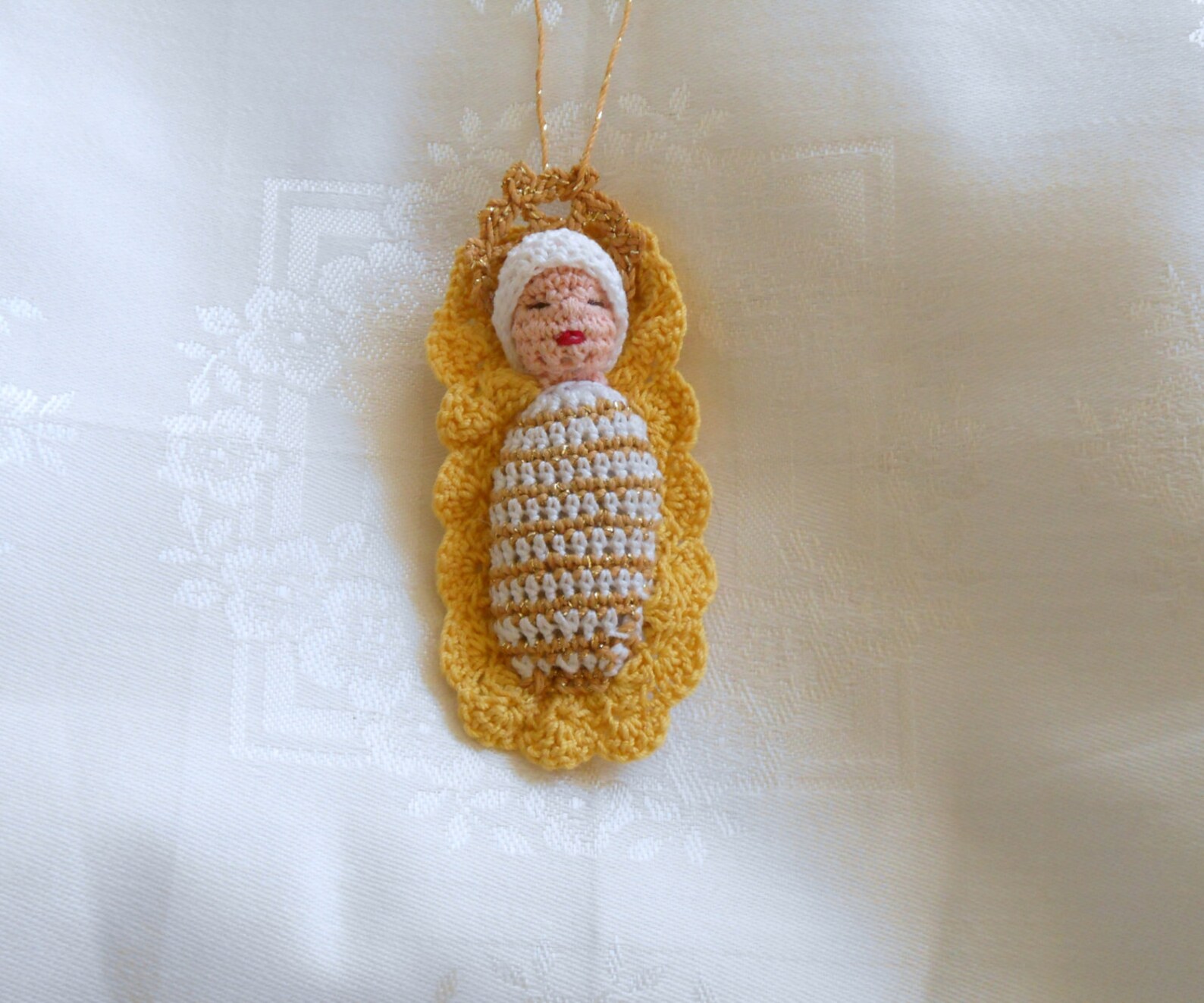 Crochet DIY Amiguri Pattern, Baby Jesus in a Manger Ornament or Wreath ...