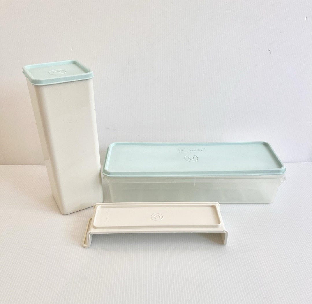 2 Tupperware Cheese Butter Cracker Tray + Veggie Keeper Containers Lt ...