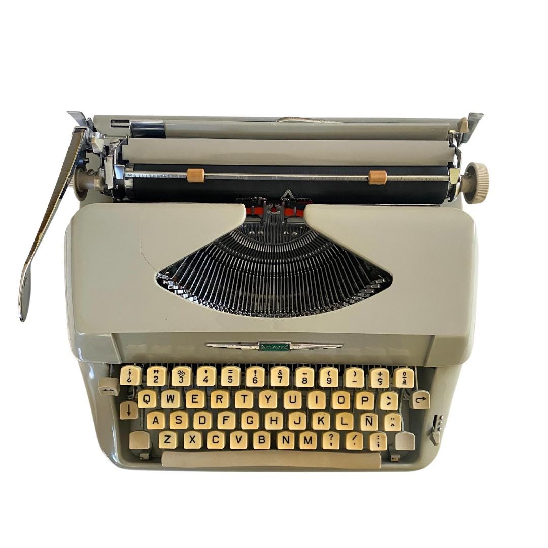 Amaya Typewriter, Vintage Gray, 60s, QWERTY Keyboard, Spanish Letter Ñ ...