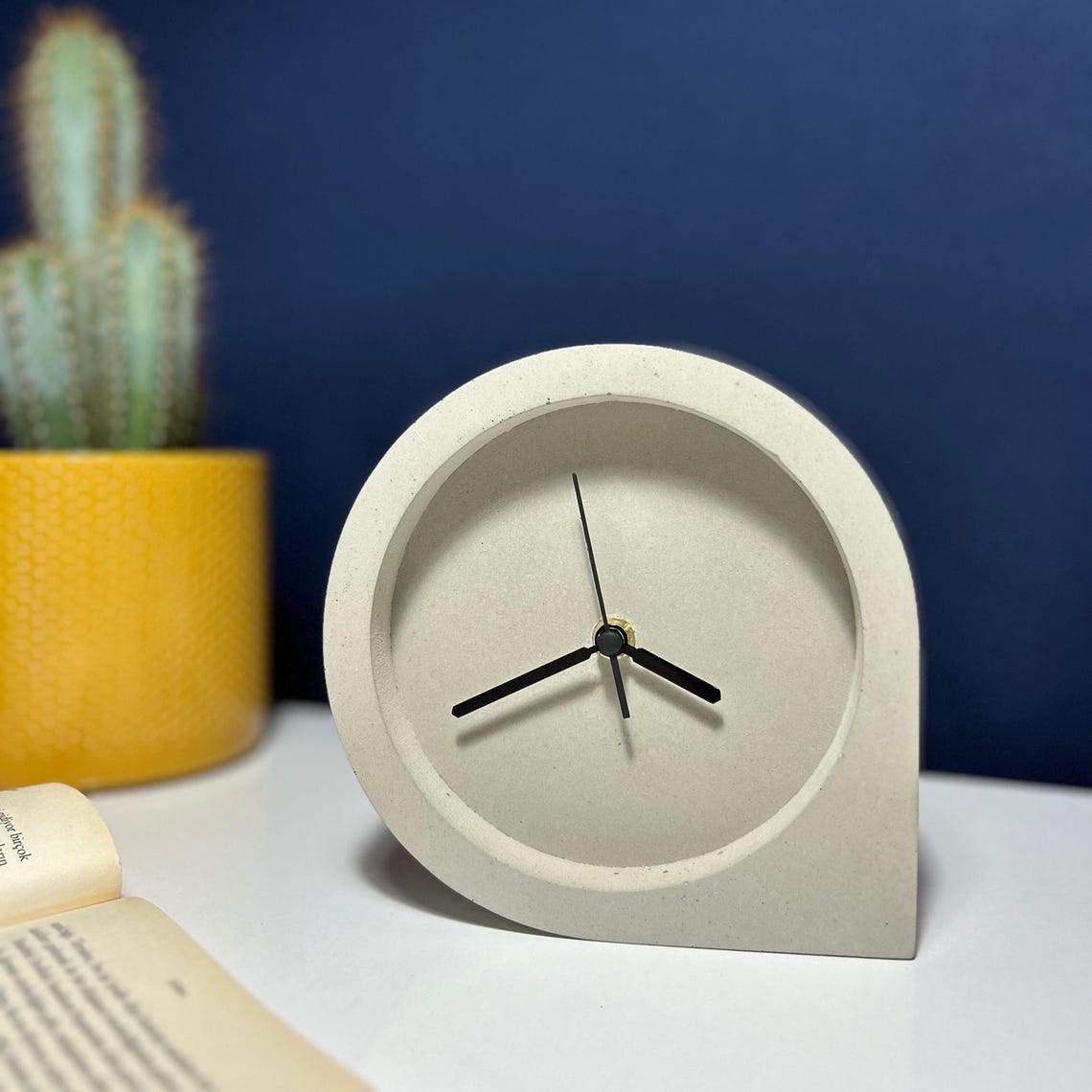 Personalized Concrete Desk Clock: Minimalist Silent Custom Table Clock ...