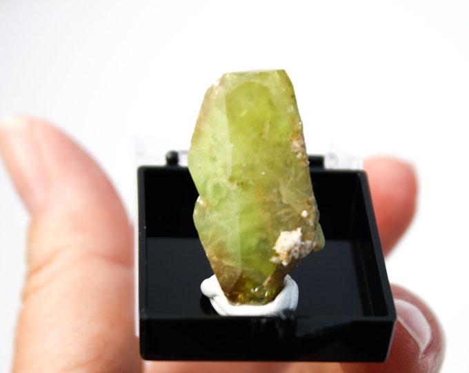 Titanite Sphene Crystal Perky Box - Etsy