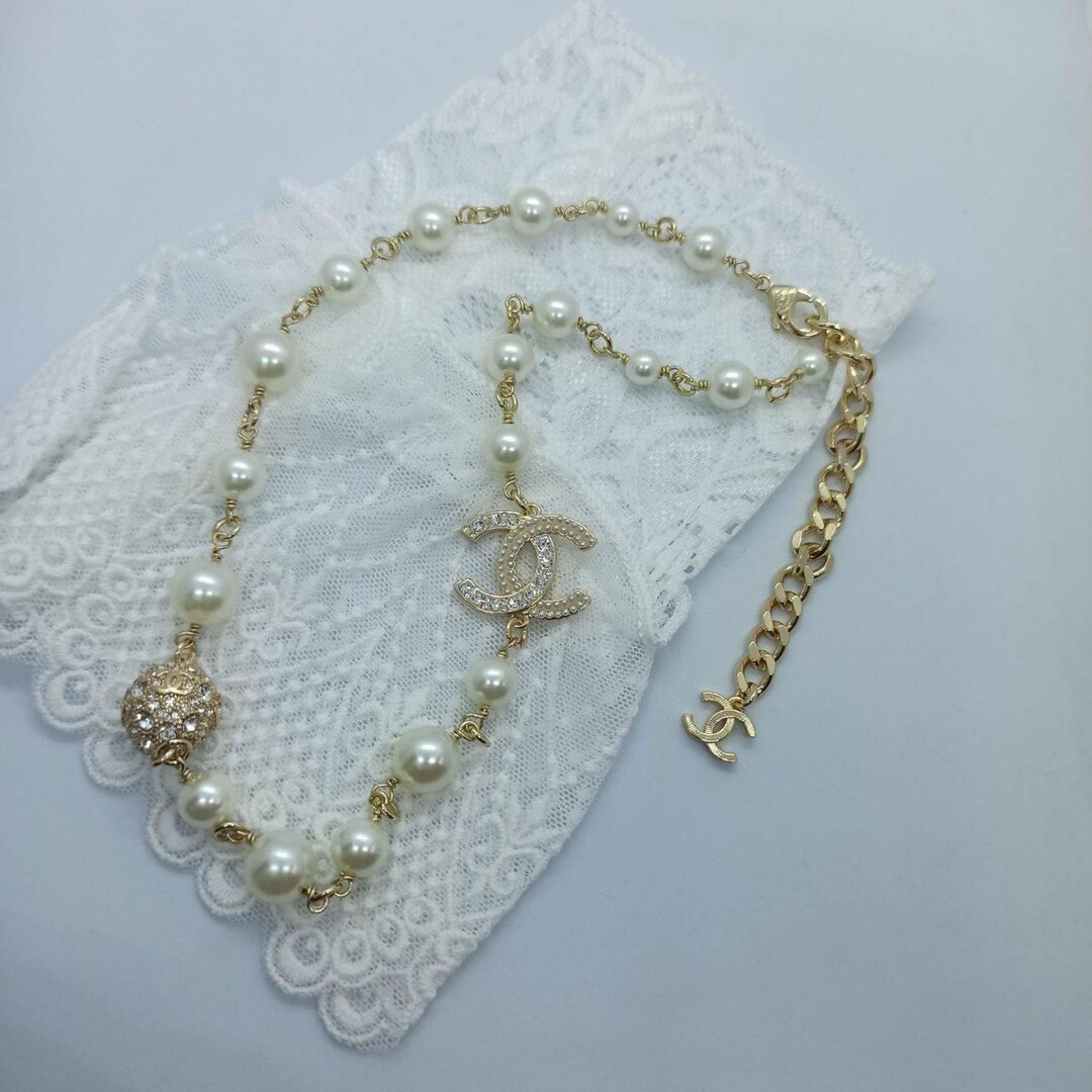 Chanel Rolo Chain Pearl Beaded Necklace CC Logo Pendant Elegant ...