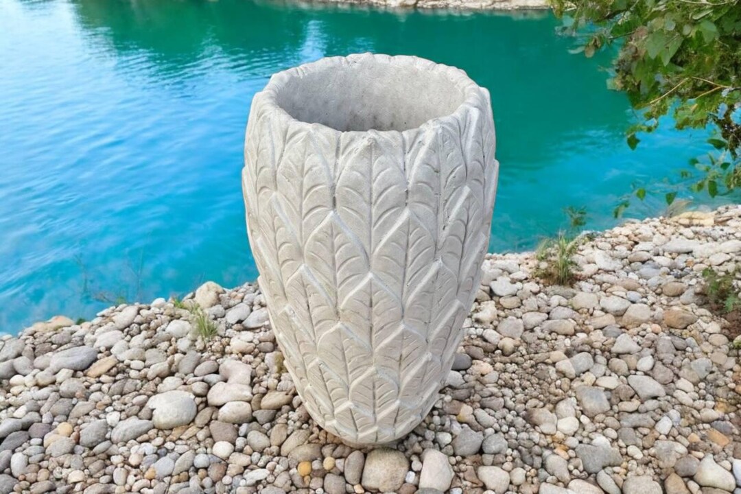 Garden Fern Figure, Massive Fern Statue, Large Flowers Planter for ...