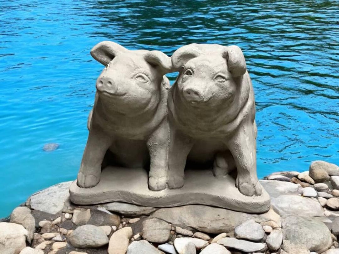 Sitting Pig Friends Statue, Cement Pig Pals Sculpture, Large Pigs Farm ...