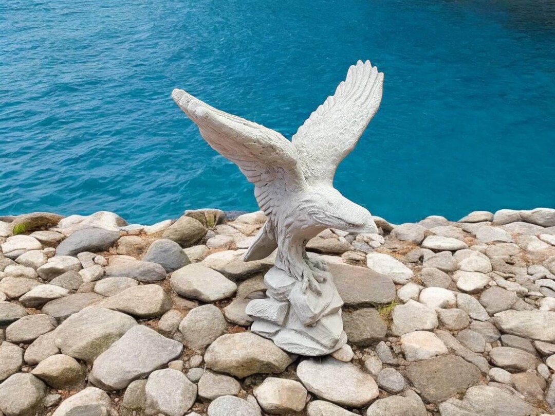 Flying Eagle Sculpture, Concrete Bird Eagle Statue, Outdoor Garden ...