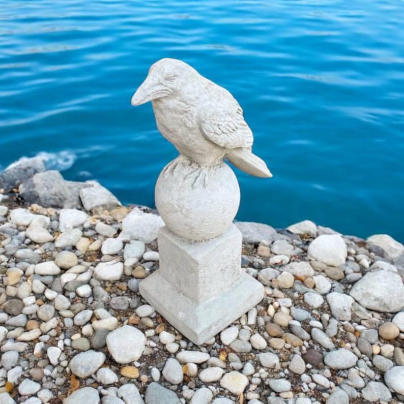 Raven Sitting on Pedestal Statue, Concrete Crow on Finial Post Figure ...
