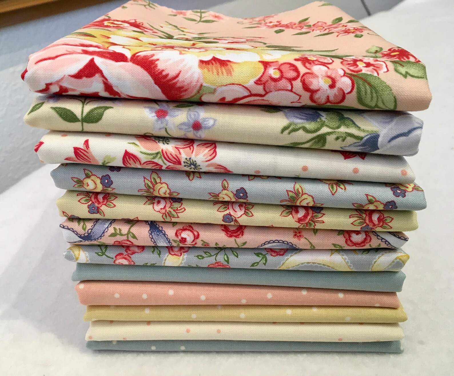 Savannah Fat Quarter Bundle Michelle Blackhurst Dainty Floral - Etsy