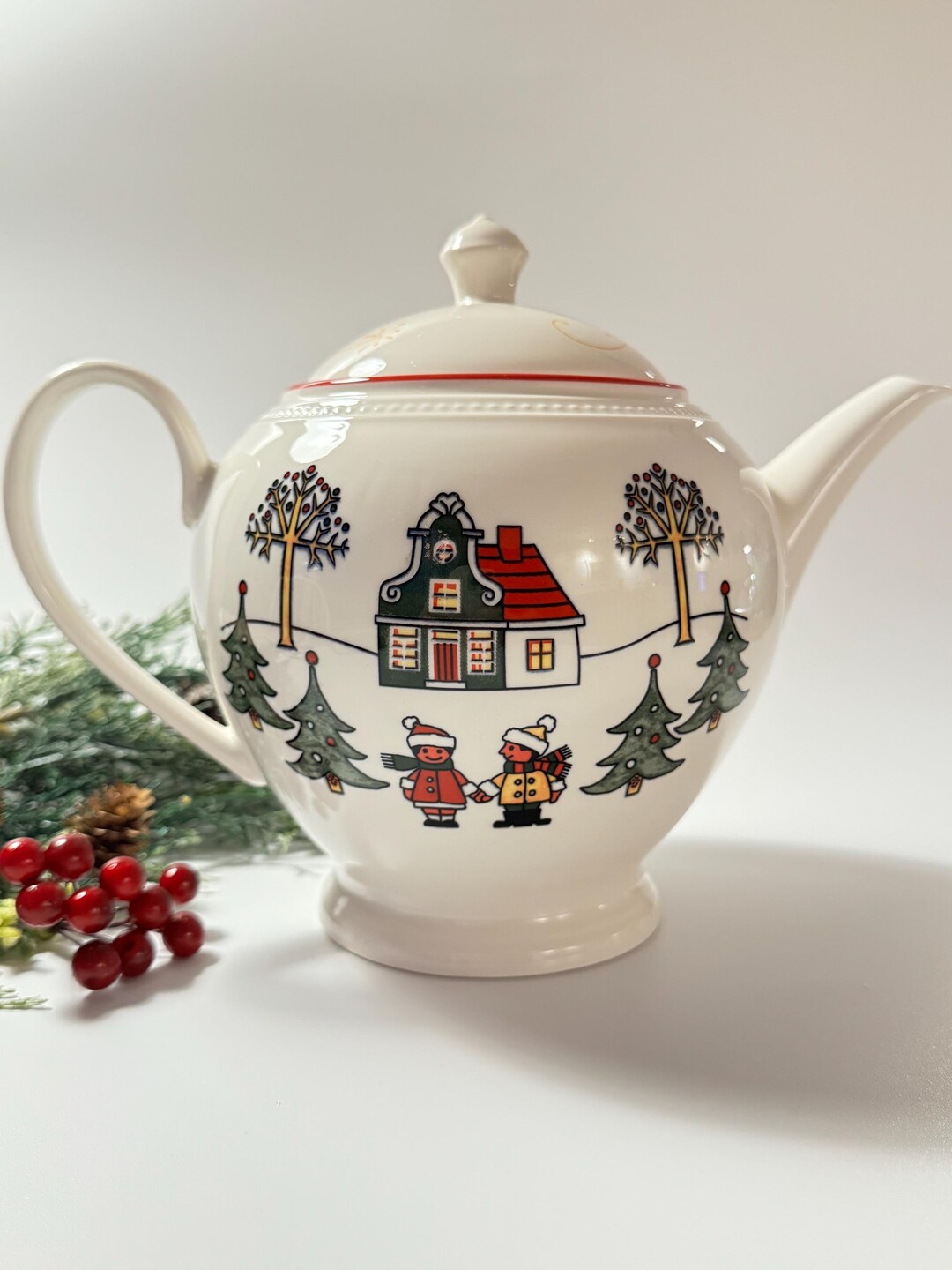 Vintage Wedgwood Windsor Christmas Teapot • Rare Holiday Design • 1L ...