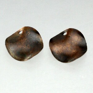 50 Pcs of Antique Copper Finished Twisted Coin Drop Dangle Pendant ...