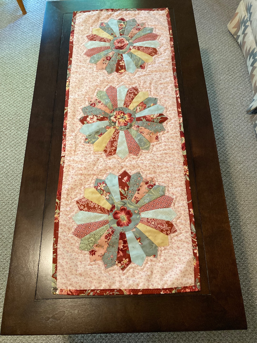Burgundy and Pink Dresden Plate, Table Runner - Etsy