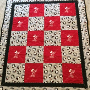 Mickey Mouse Quilt - Etsy