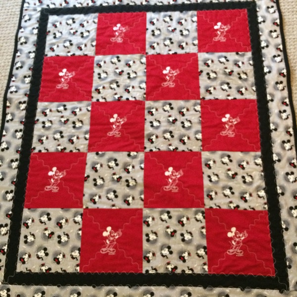 Mickey Mouse Quilt - Etsy
