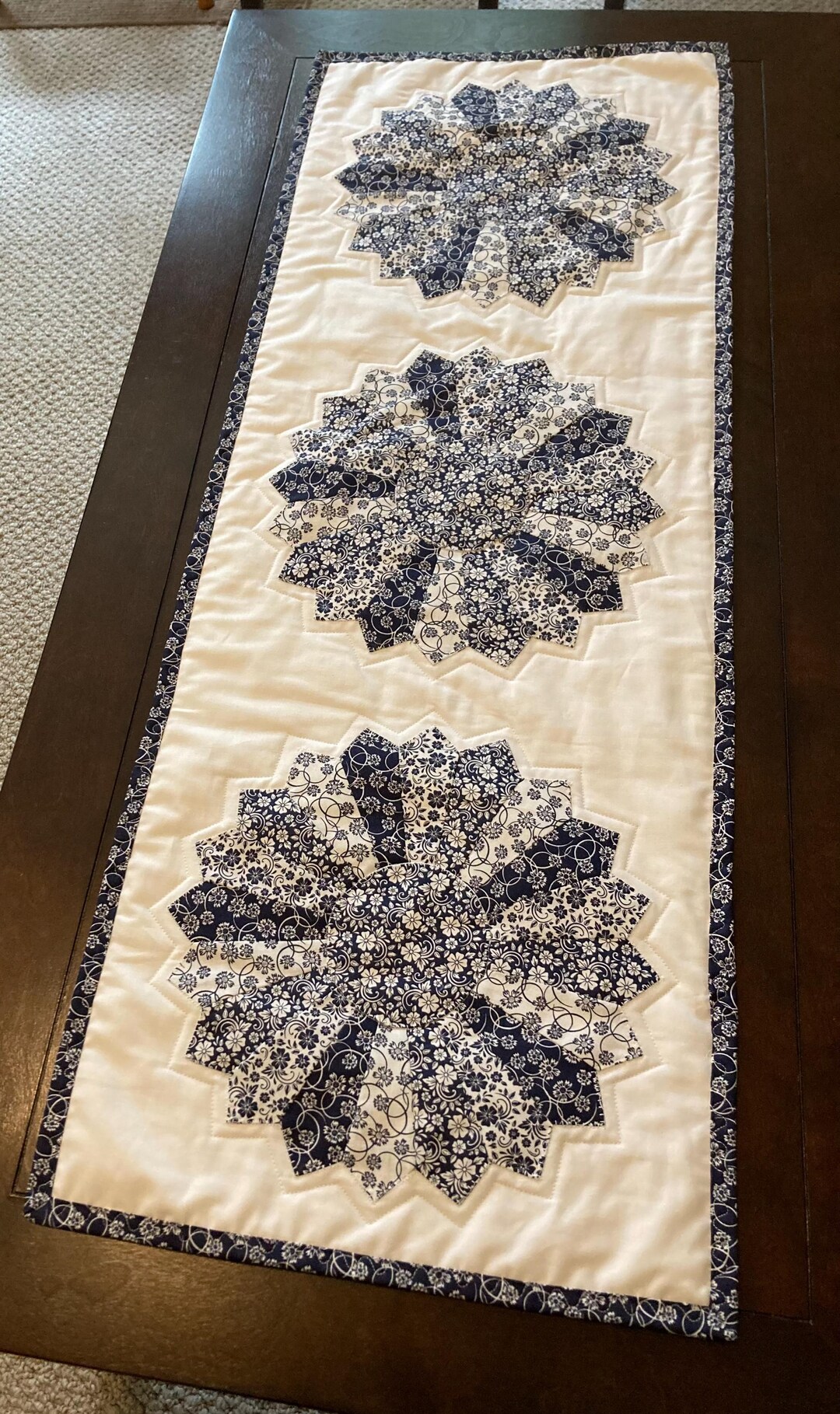 Navy Blue and White, Dresden Plate, Table Runner - Etsy