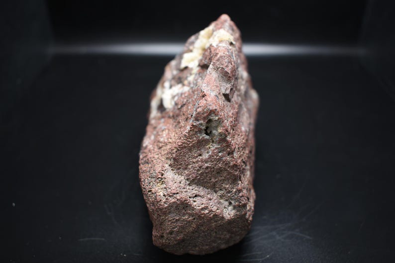 UV Reactive Botryoidal Agate in Lava Rock Matrix - Etsy