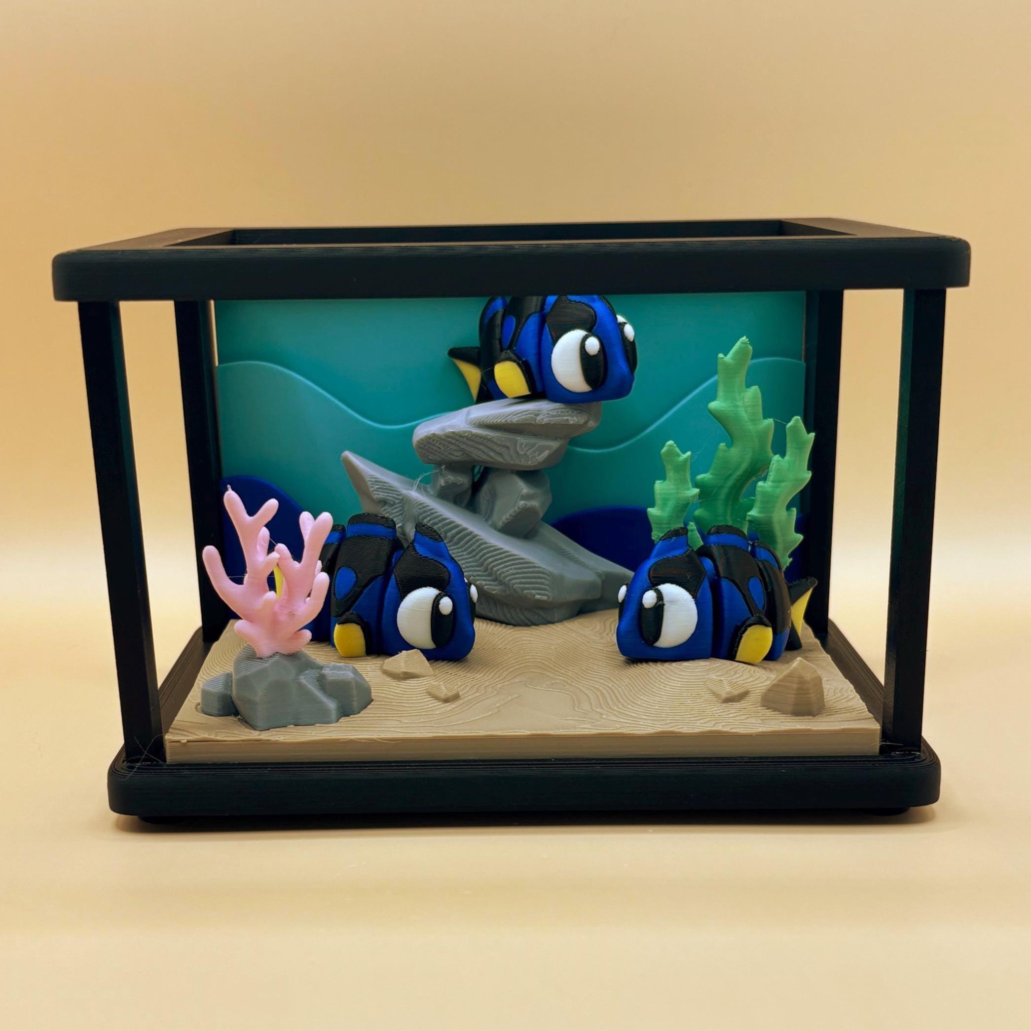 Custom Mini Fish Tank With Articulated Fish – Clownfish, Blue Tang ...