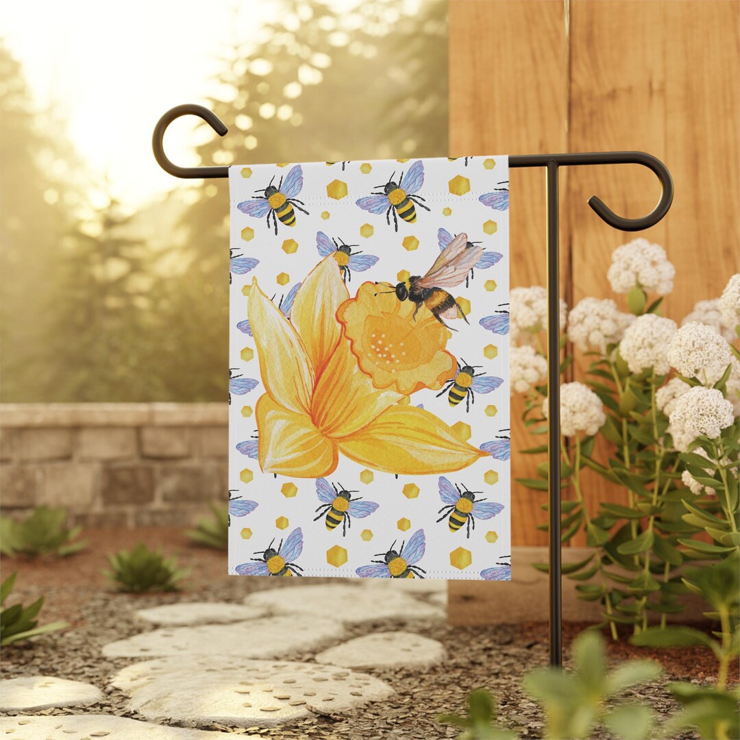 Honey Bee Garden Flag, Floral Outdoor Decor, Spring Home Decoration ...