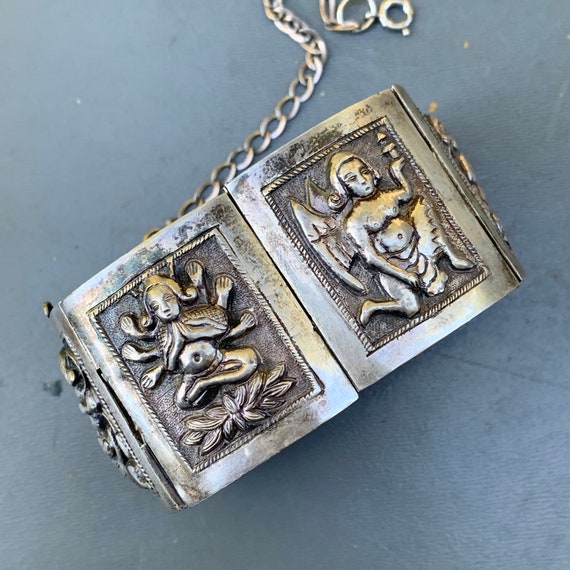 Vintage Colonial Figural Silver Panel Bracelet . Hand… - Gem