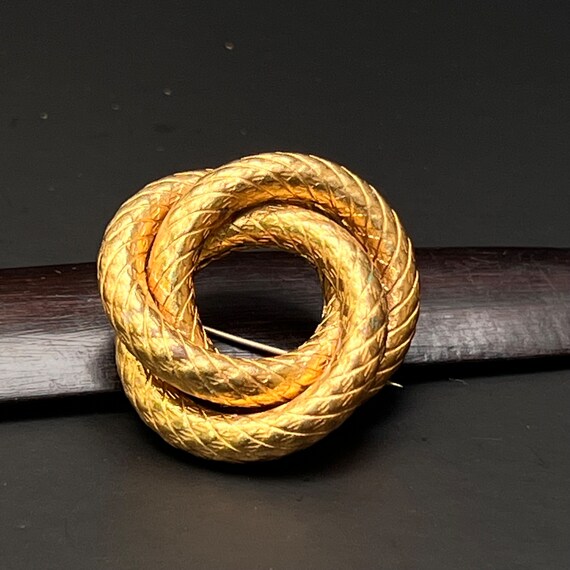 Antique Textured gold Gilded Love knot Pin Brooch C… - Gem