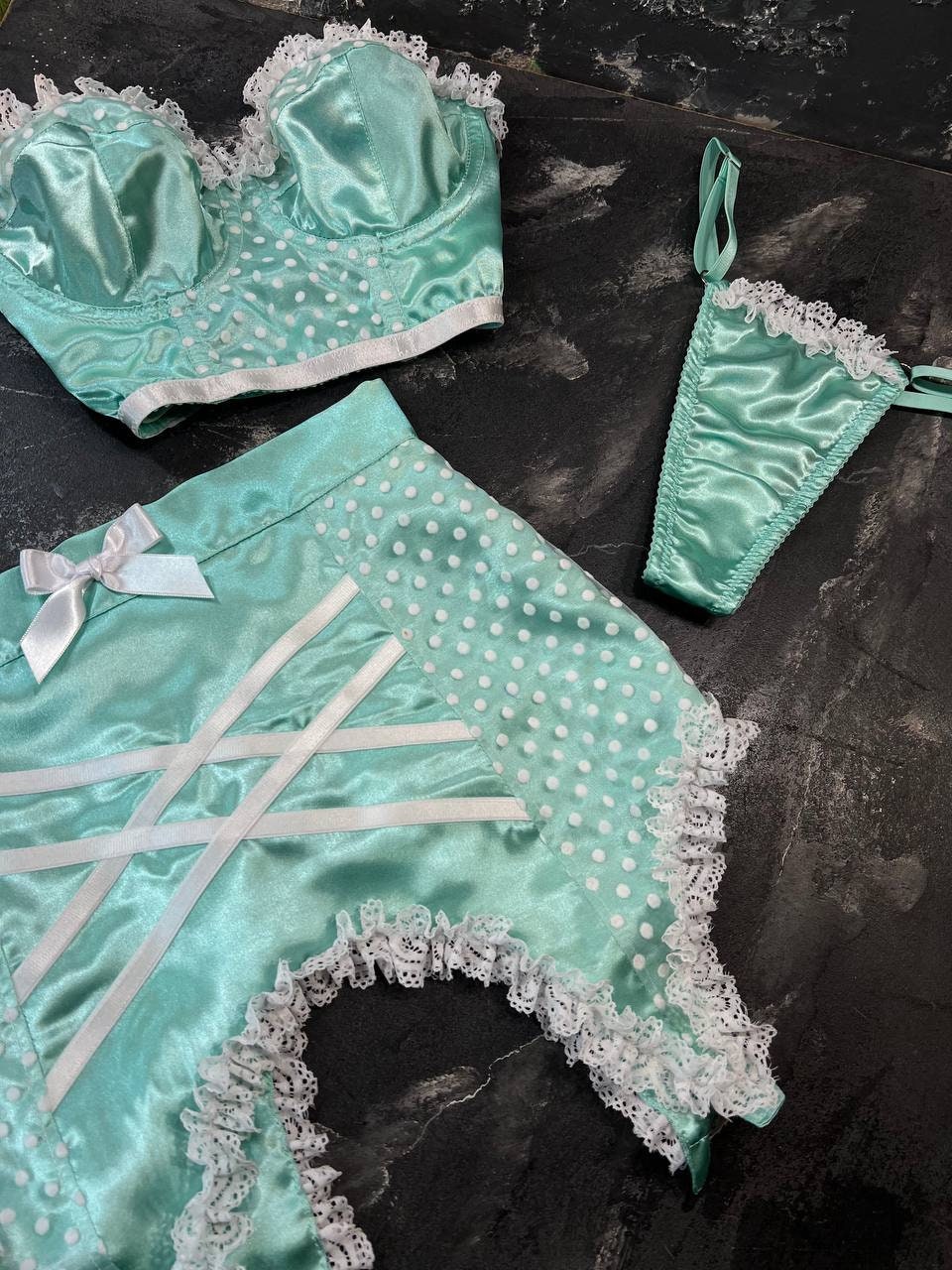 This Vintage Style Lingerie Set Takes Us Back to a Magical Era of Retro ...