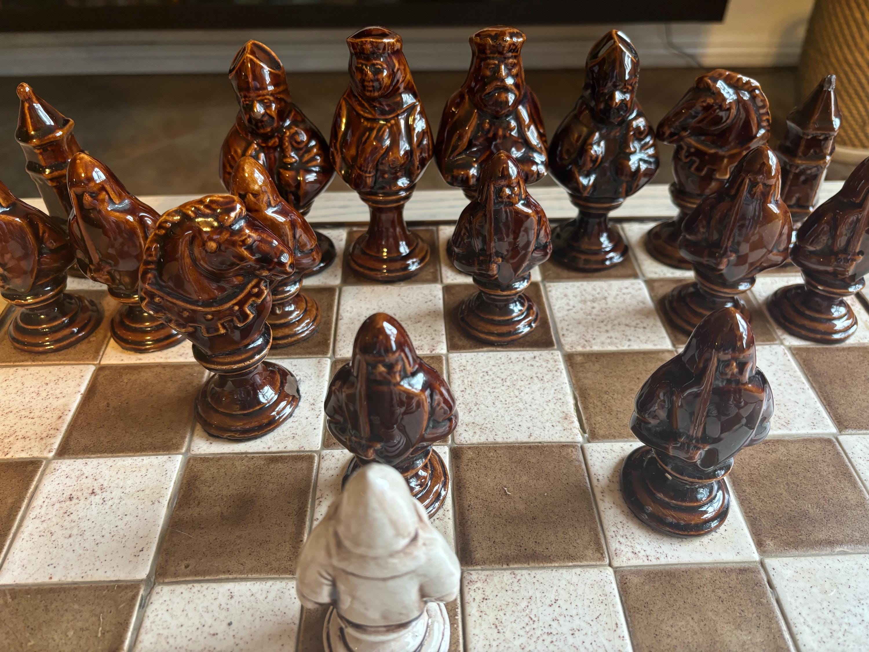VINTAGE MCM Ceramic Chess Set Medieval FIGURAL 32 Pc Rare!! With Tiled ...