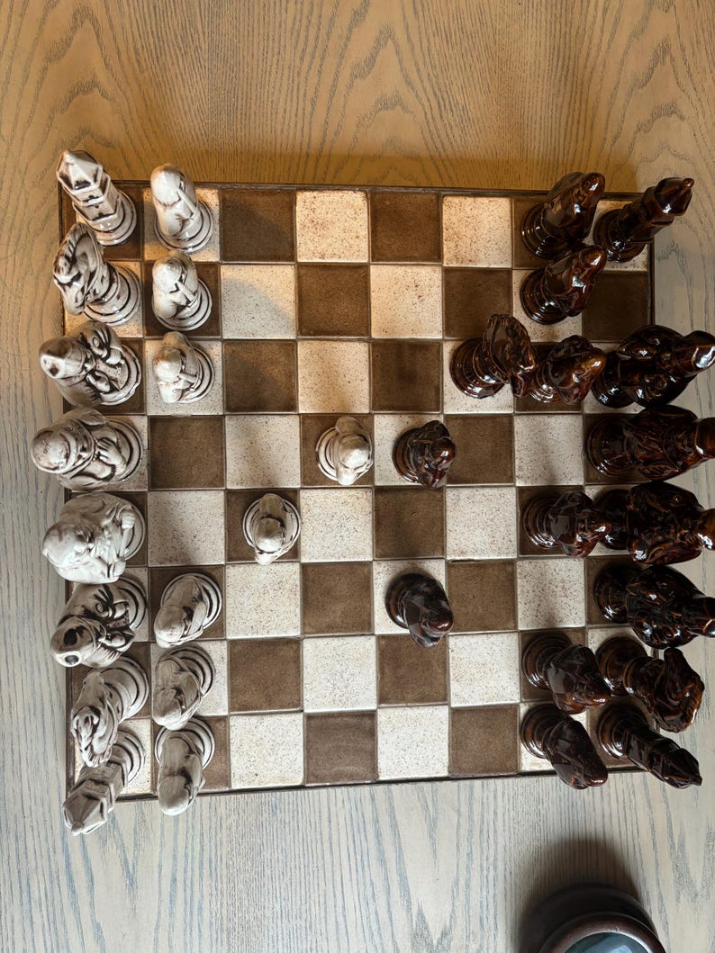 VINTAGE MCM Ceramic Chess Set Medieval FIGURAL 32 Pc Rare!! With Tiled ...