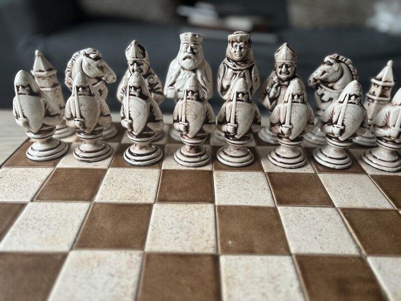 VINTAGE MCM Ceramic Chess Set Medieval FIGURAL 32 Pc Rare!! With Tiled ...