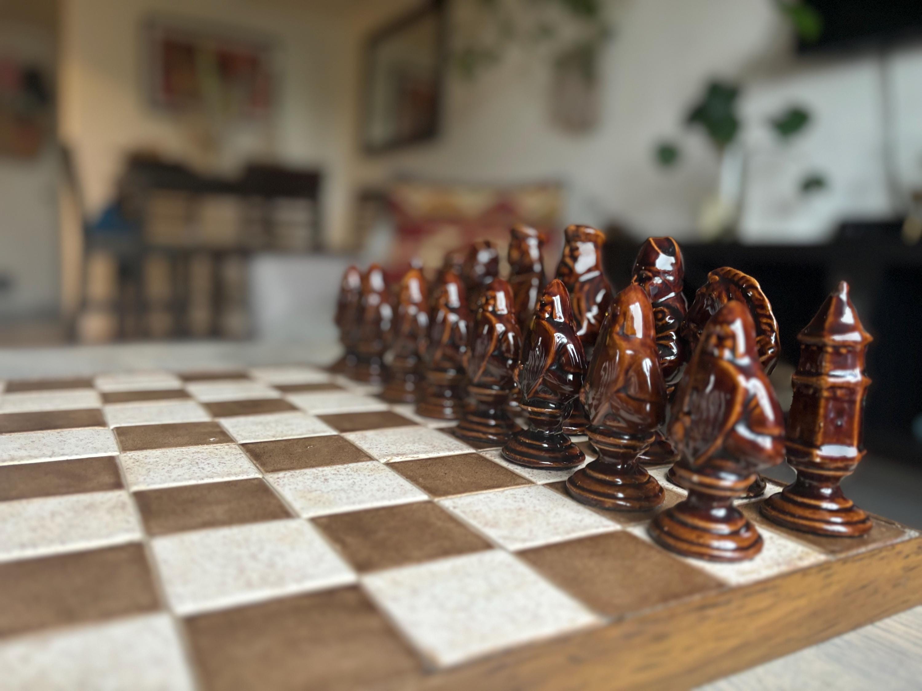 VINTAGE MCM Ceramic Chess Set Medieval FIGURAL 32 Pc Rare!! With Tiled ...