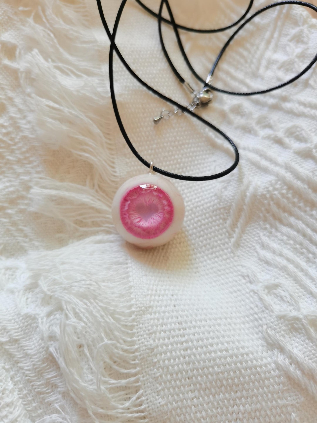 Handmade Resin Eyeball Jewelry, Eyeball Necklaces, Gothic Charms ...