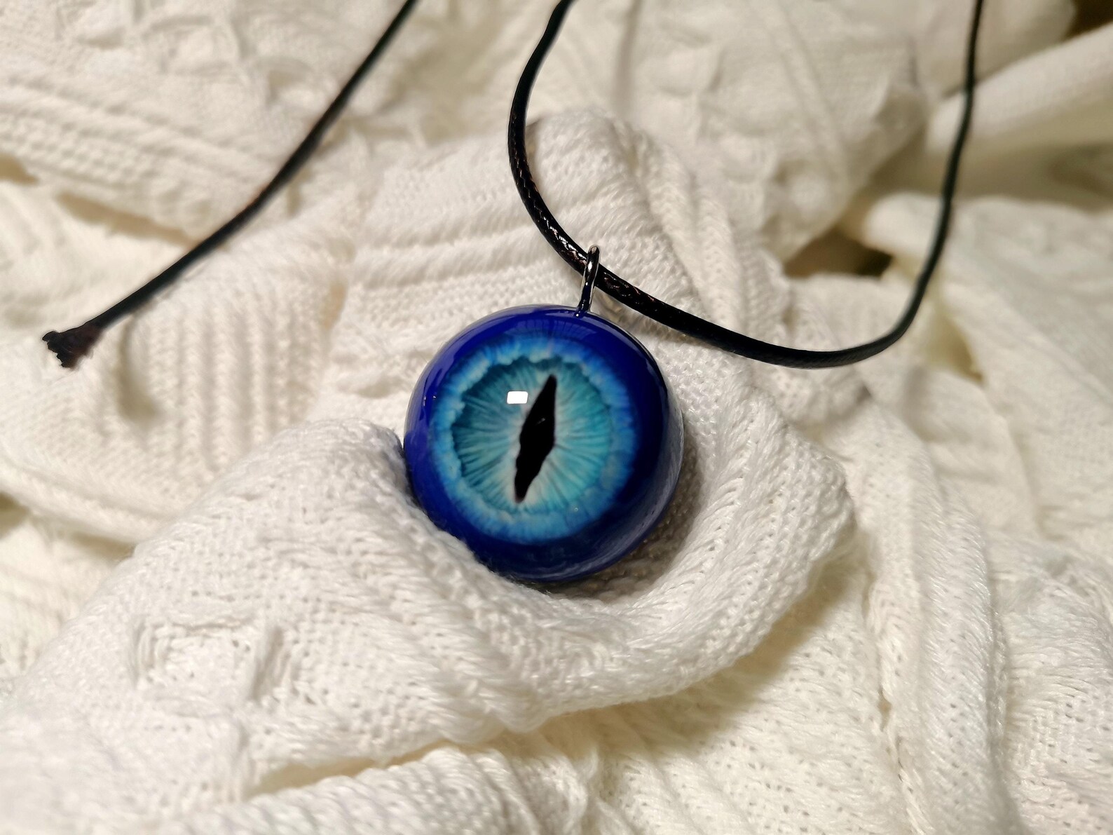 Handmade Resin Eyeball Jewelry,evil Dragon Eyeball Necklaces, Gothic ...