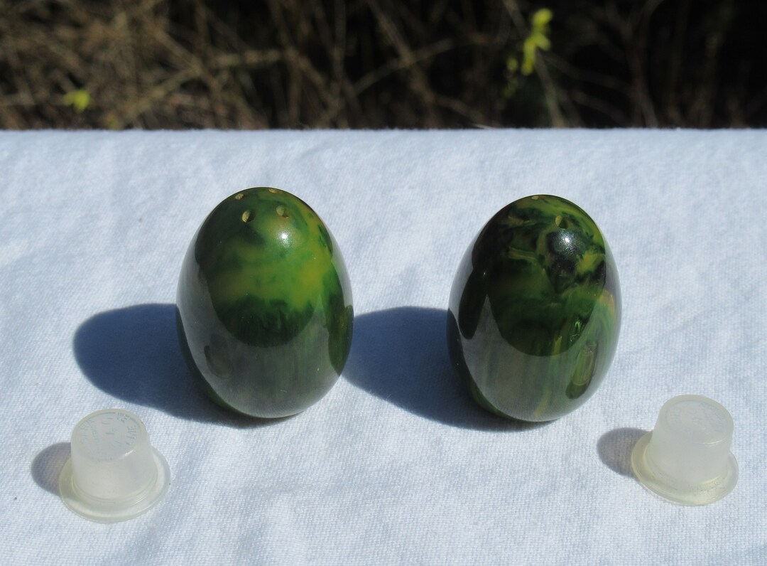 Bakelite Cream Spinach Green Yellow Swirl Small EGG Salt & Pepper ...
