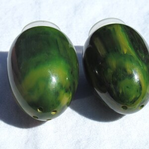 Bakelite Cream Spinach Green Yellow Swirl Small EGG Salt & Pepper ...