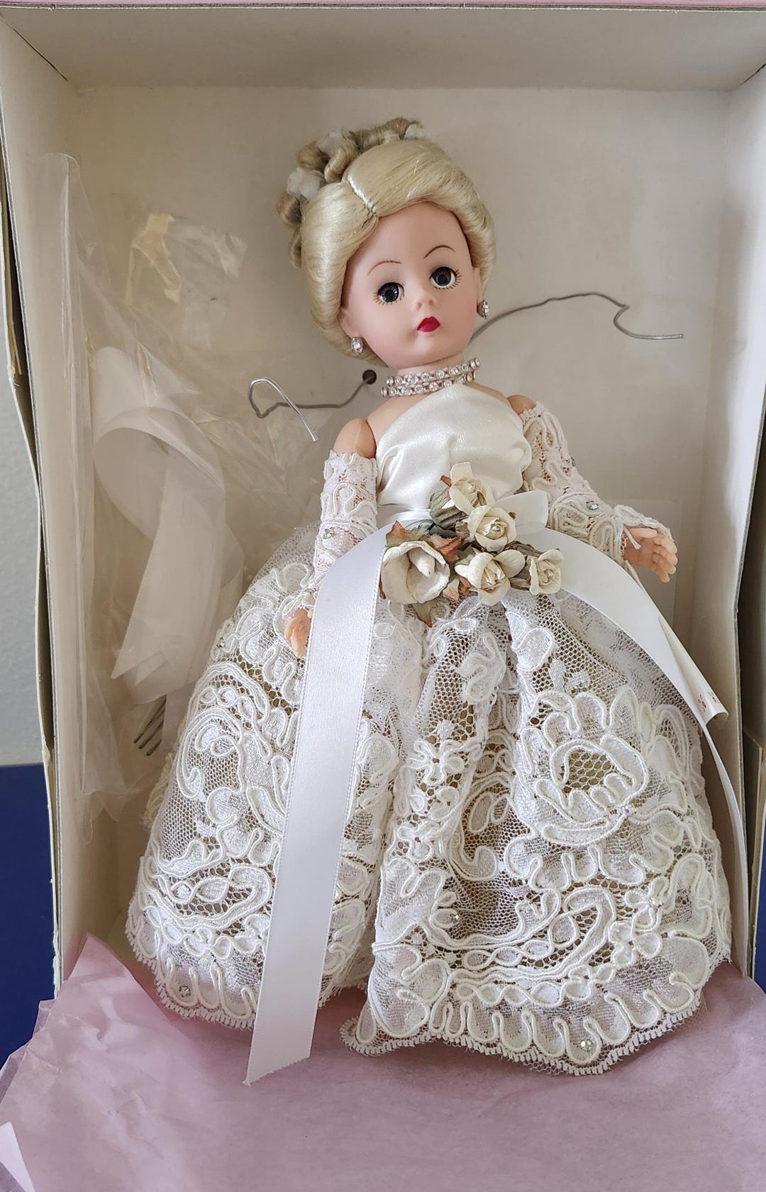 Collectable Madame Alexander White Iris 22540 in Original Box. Great ...