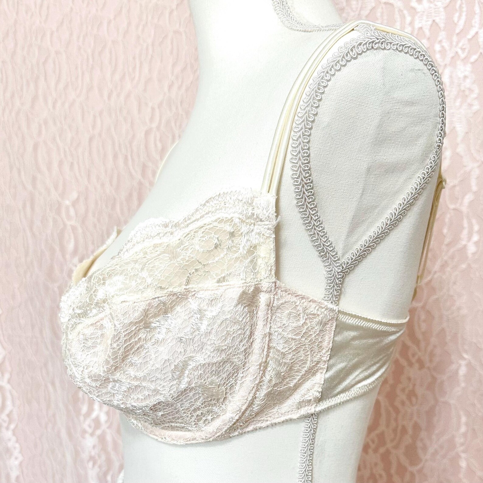 Victoria’s Secret Gold Label Vintage Lace Bra – Size 38D, Ivory & Pink ...
