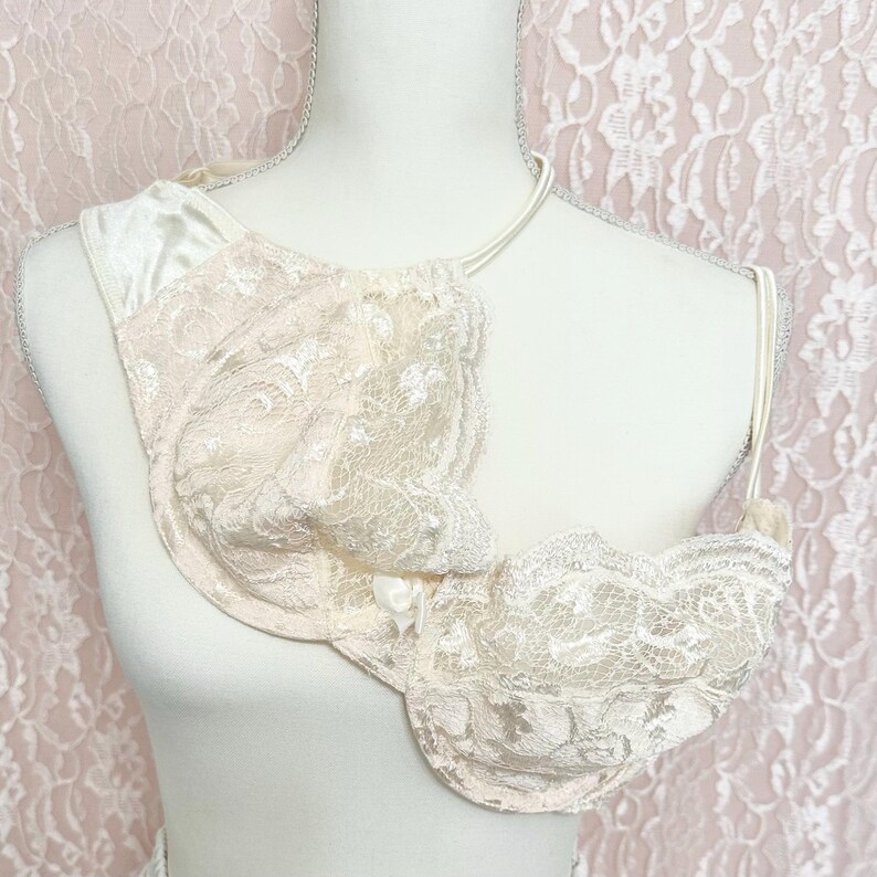 Victoria’s Secret Gold Label Vintage Lace Bra – Size 38D, Ivory & Pink ...
