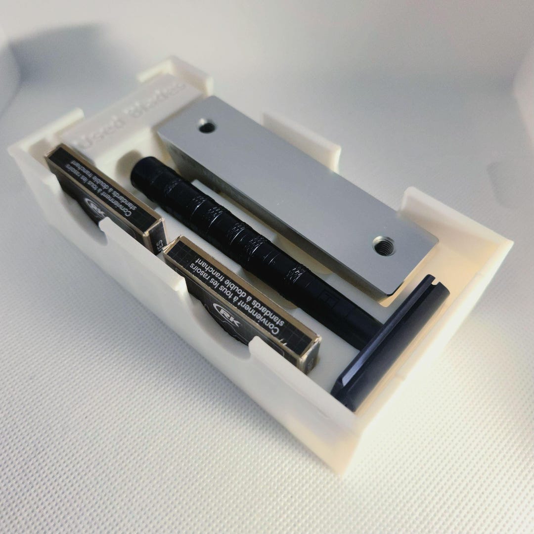 Henson Razor Travel Case ELITE - Holds Safety Razor, Stand, Blades, and ...