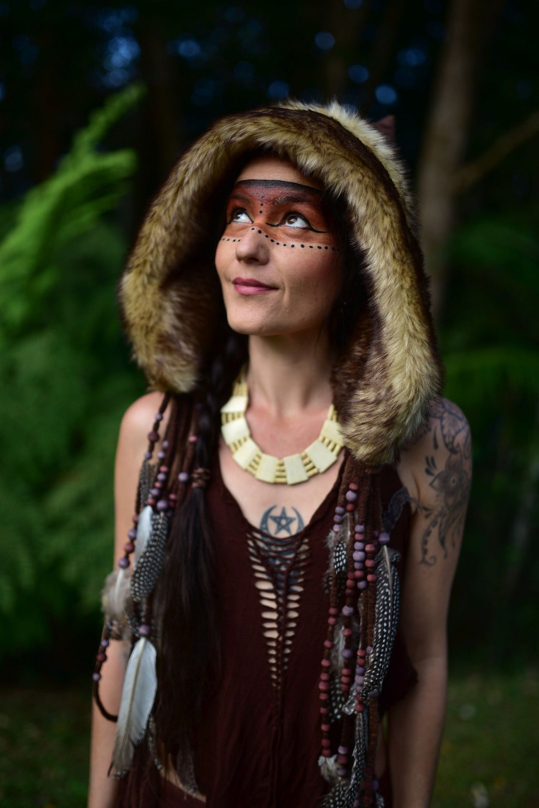 Filz Fell Tribal Haube-Hexen Kostüm-Primitive Kopfbedeckung-Feder Pixie Haube-Tribal Kostüm ...