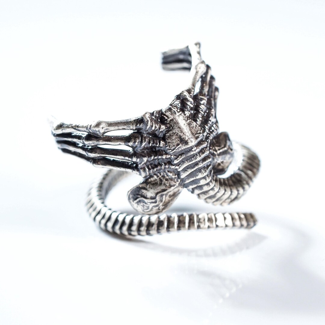 Alien Facehugger Ring, Xenomorph Jewelry, Handmade 950 Silver Horror ...
