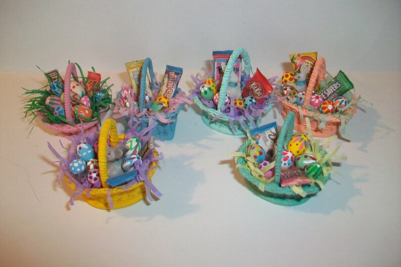 Easter Basket in blue 1:12 scale | Etsy