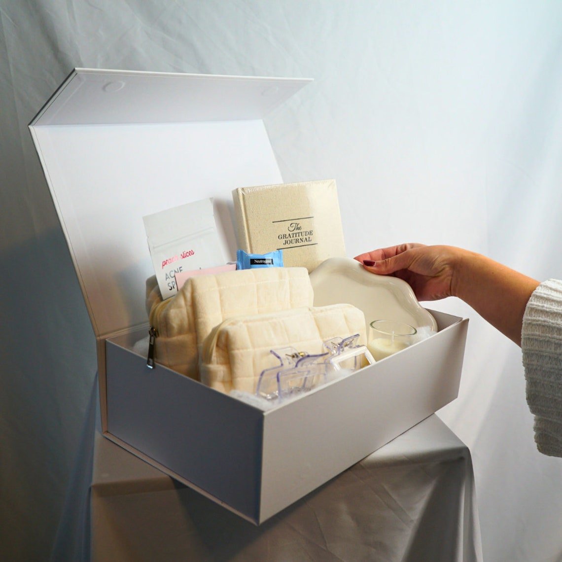 Deluxe Minimalist Gift Box for Her - Etsy