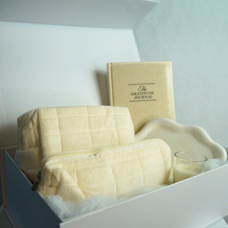 Deluxe Minimalist Gift Box for Her - Etsy